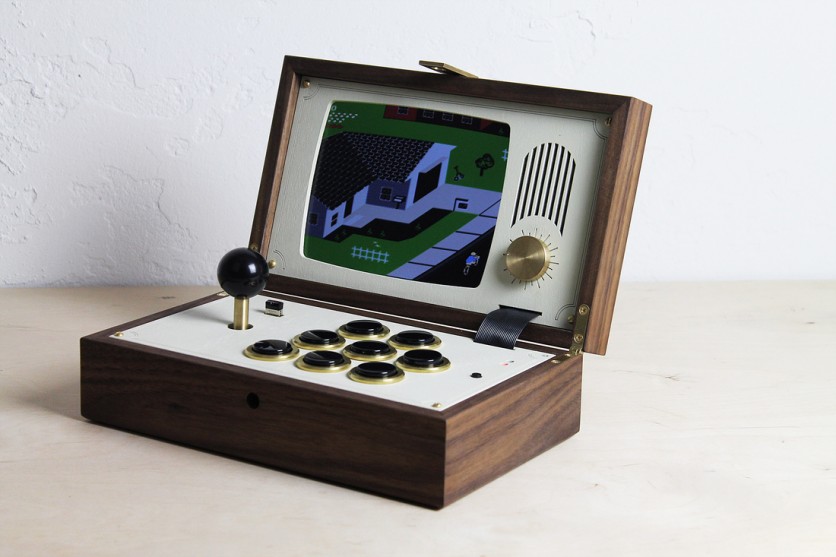 You Can Play 10,000 Classic Video Games On This Portable Brass-and ...