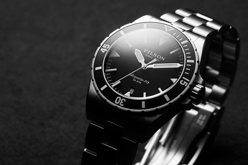 Filson's Retro Dive Watches Are Like Wearing Ernest Hemingway's Beard ...