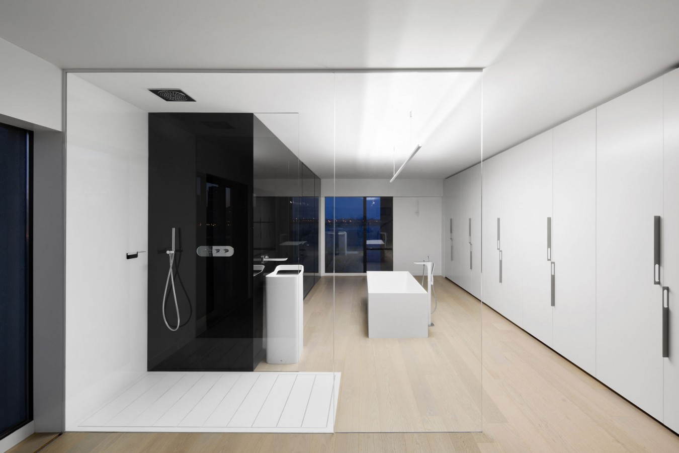 Take a Look Inside Habitat 67's Newly Renovated Penthouse Apartment ...