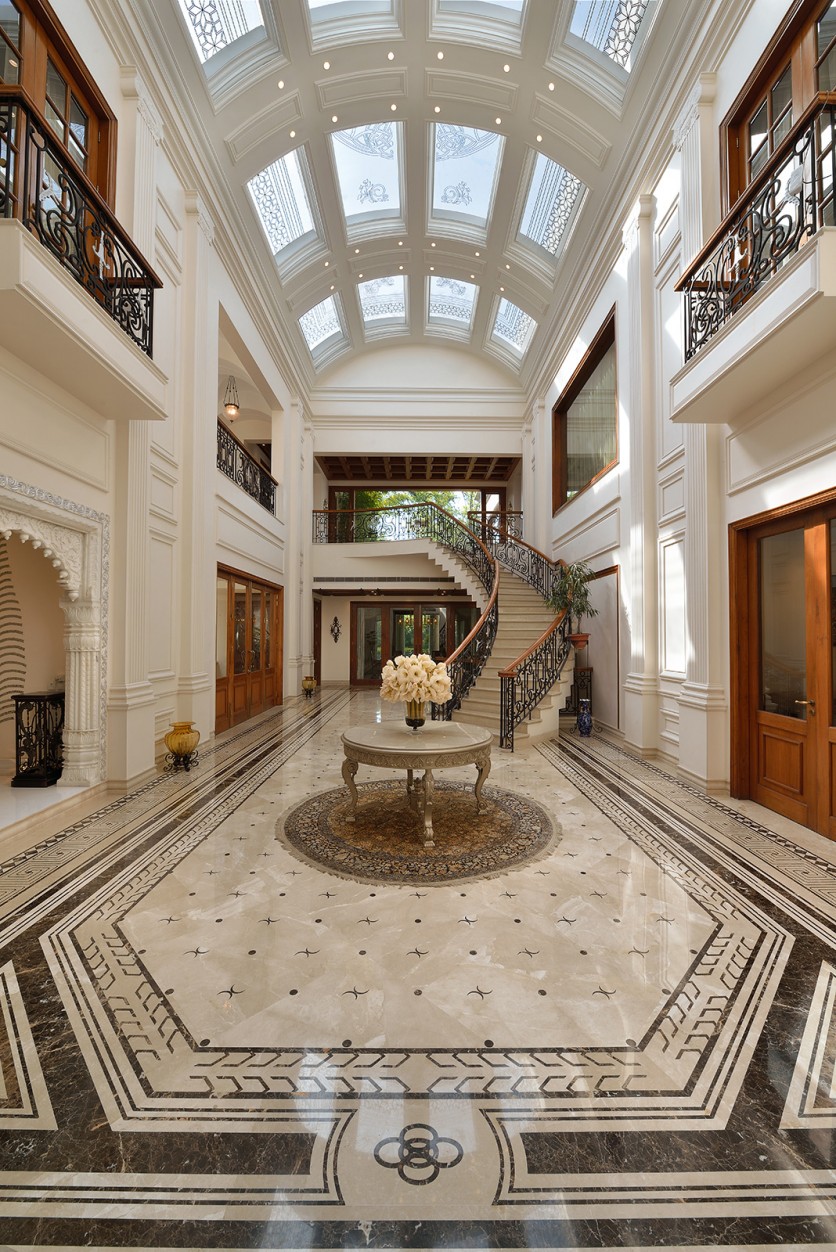 You Need to See the Atrium in This Jaw-Dropping Modern Villa - Sharp ...