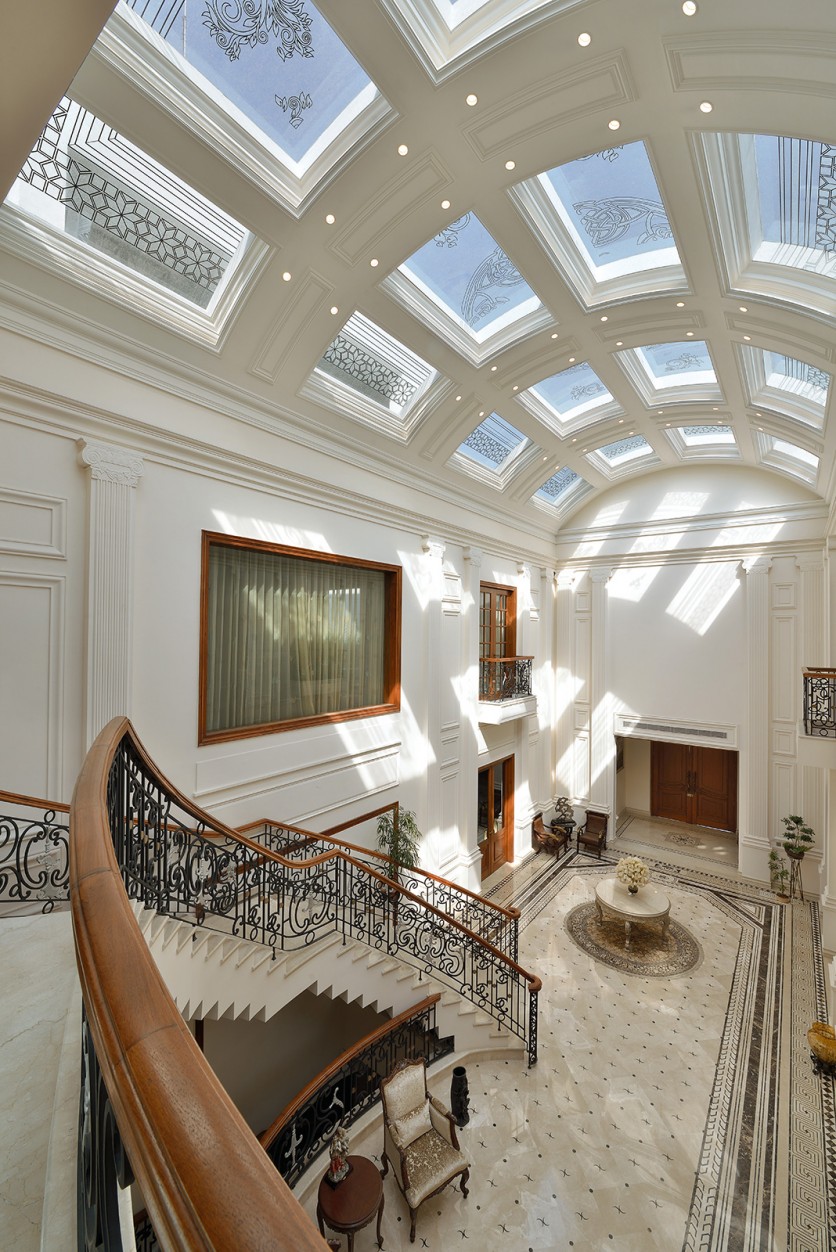You Need to See the Atrium in This Jaw-Dropping Modern Villa - Sharp ...