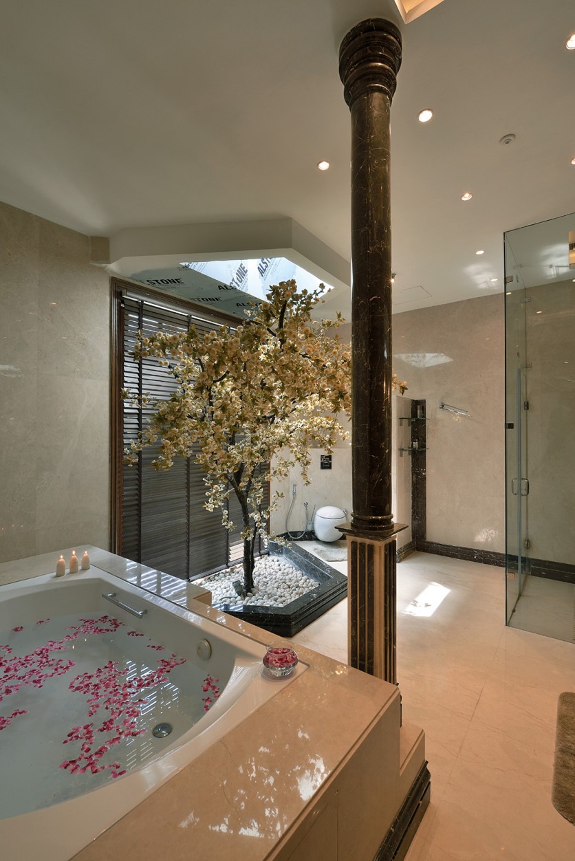 You Need to See the Atrium in This Jaw-Dropping Modern Villa - Sharp ...