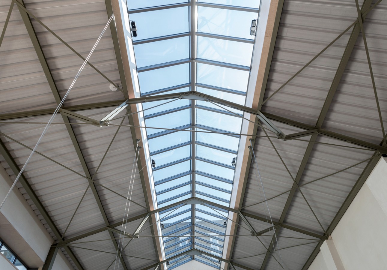 This Warehouse-Like Space Is Open Concept Living at Its Finest - Sharp ...