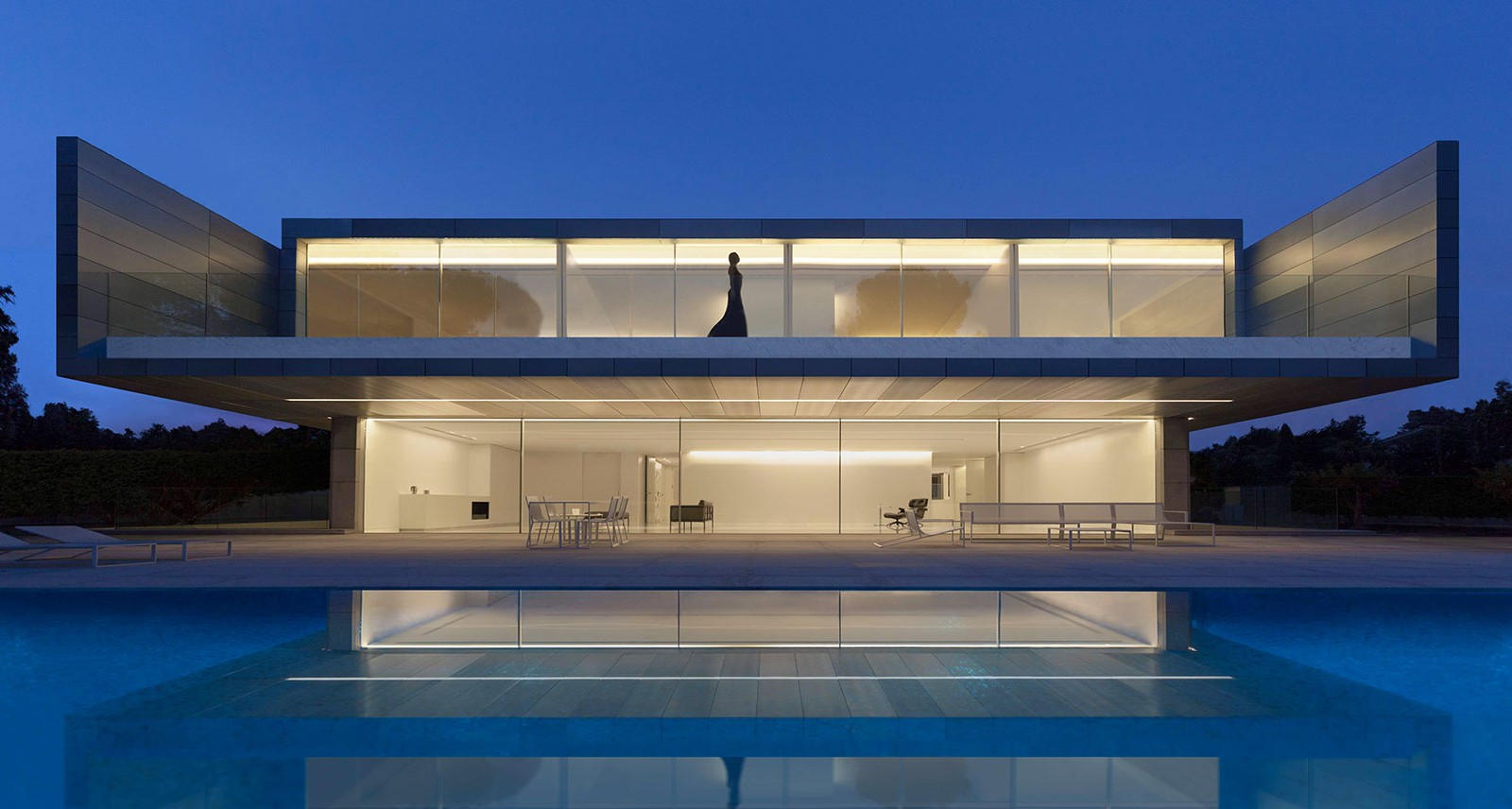 Madrid’s Aluminium House Is a Breathtaking Minimalist Sanctuary | Sharp ...