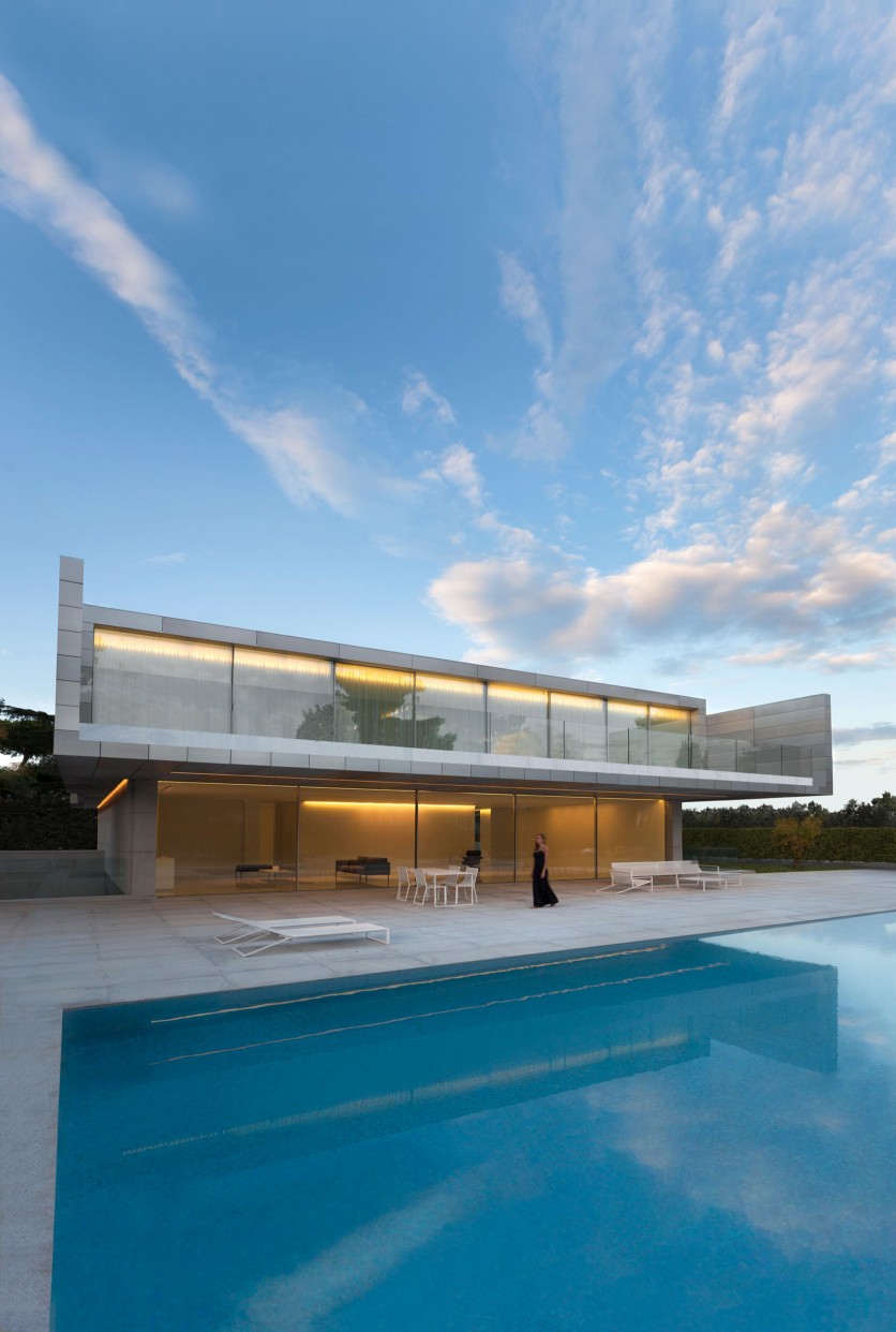 Madrid's Aluminium House Is a Breathtaking Minimalist Sanctuary - Sharp ...