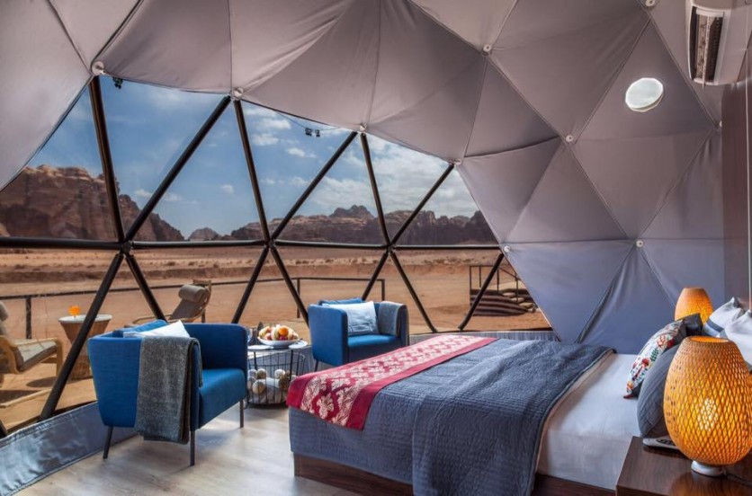 This Dome Hotel in the Jordan Desert Is the Next Best Thing to Visiting ...