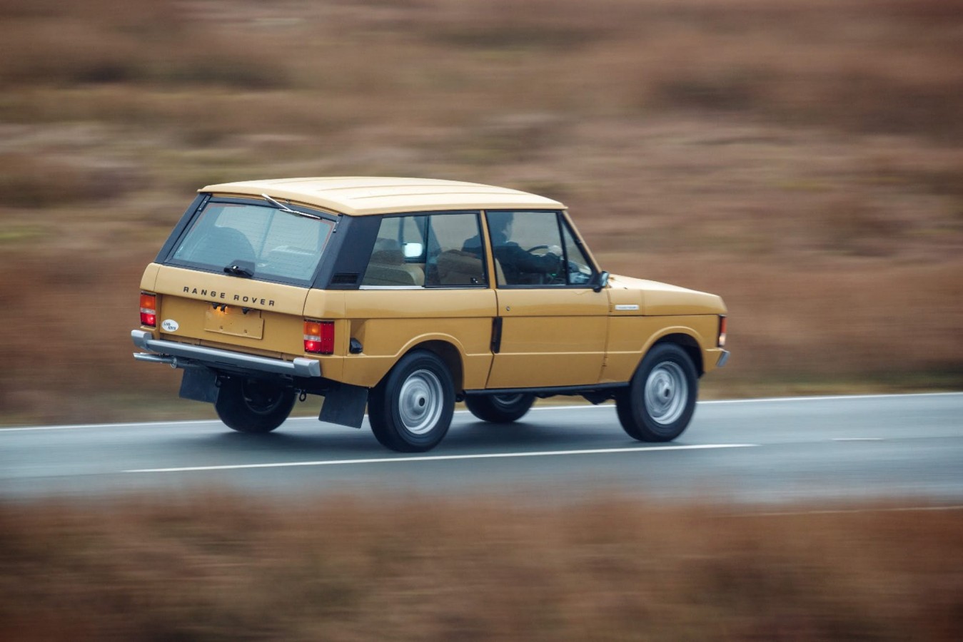 You Can Own This Beautifully Restored 1978 Range Rover for $220,000 ...