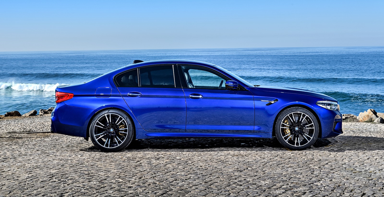 The New BMW M5 Can Take You to the Supermarket, But Is Built for the ...