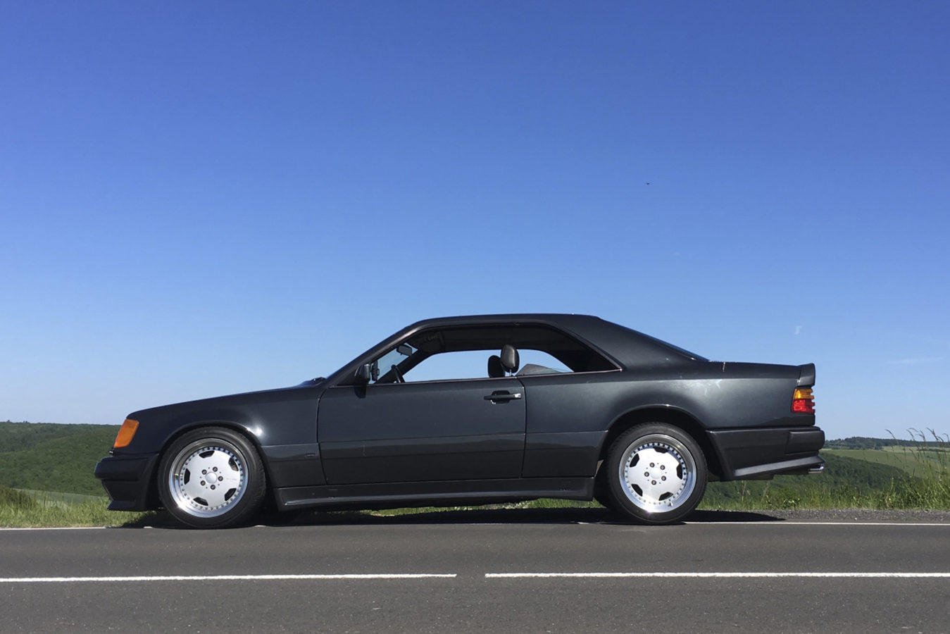 Driving the Legendary 1988 Mercedes-Benz 300CE AMG