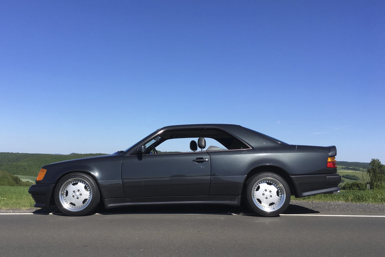 Driving the Legendary 1988 Mercedes-Benz 300CE AMG