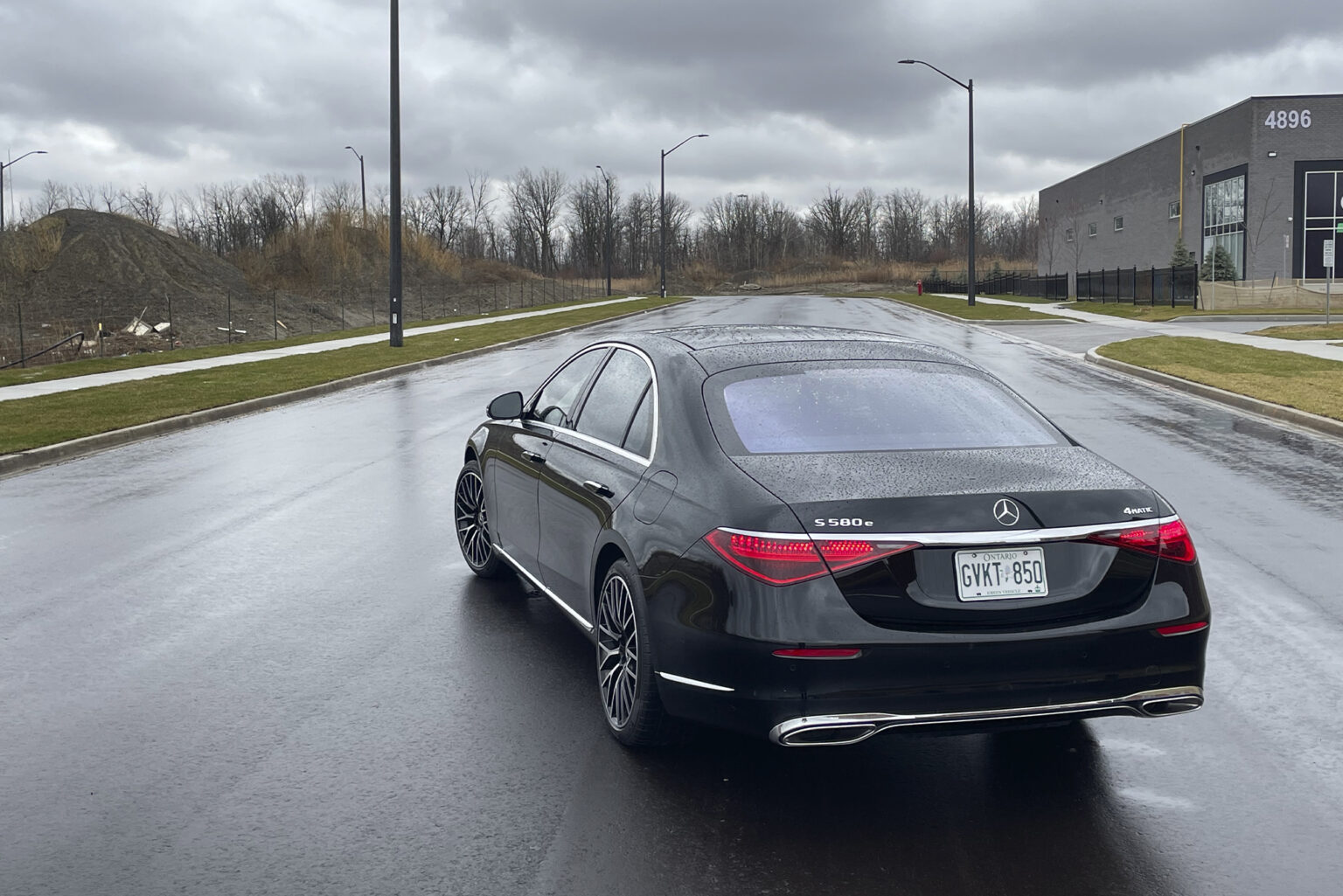 SHARP Drives: Plug-In Hybrid Mercedes S 580e - Sharp Magazine