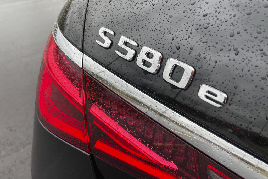 SHARP Drives: Plug-In Hybrid Mercedes S 580e - Sharp Magazine