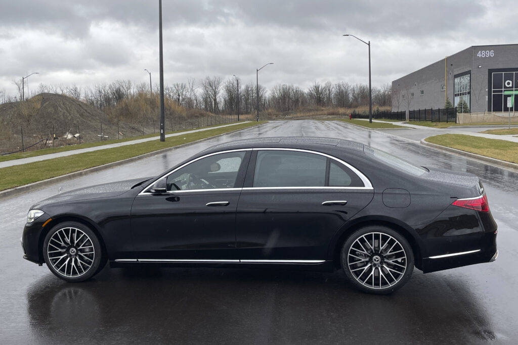 SHARP Drives: Plug-In Hybrid Mercedes S 580e - Sharp Magazine