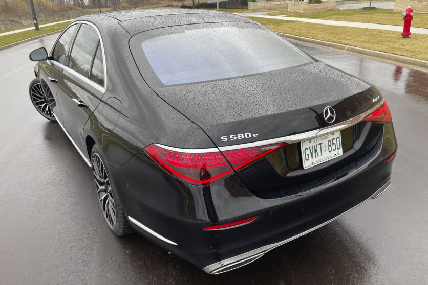 SHARP Drives: Plug-In Hybrid Mercedes S 580e - Sharp Magazine