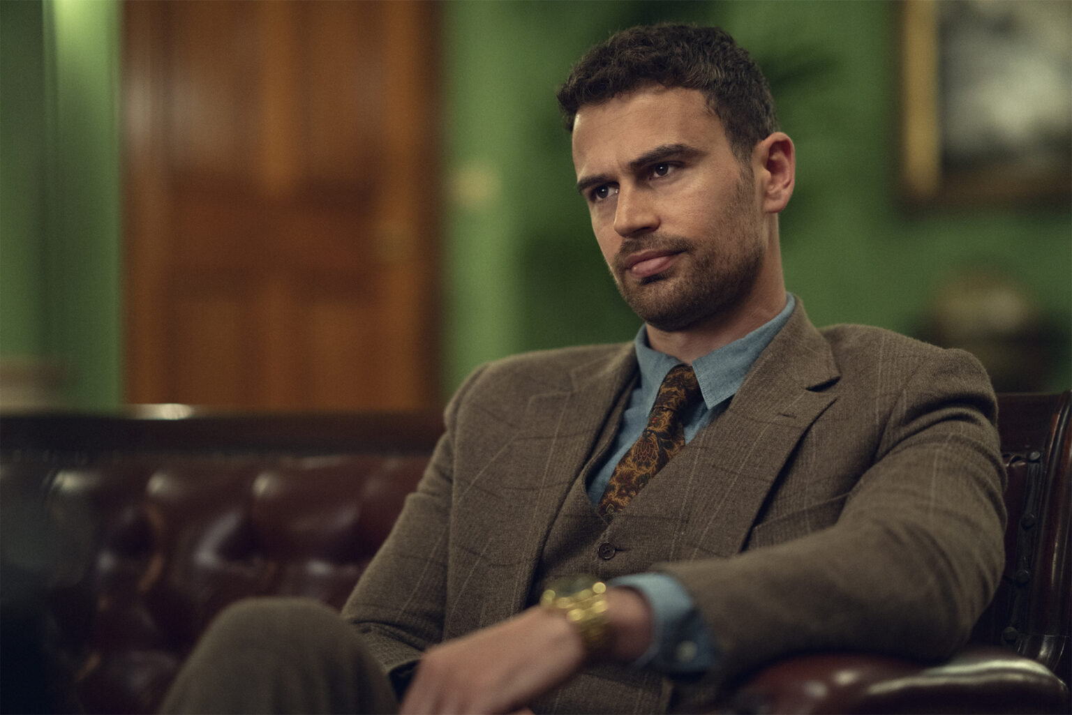 Theo James Talks 'The Gentlemen', Royals, Comedy, & Career - Sharp Magazine