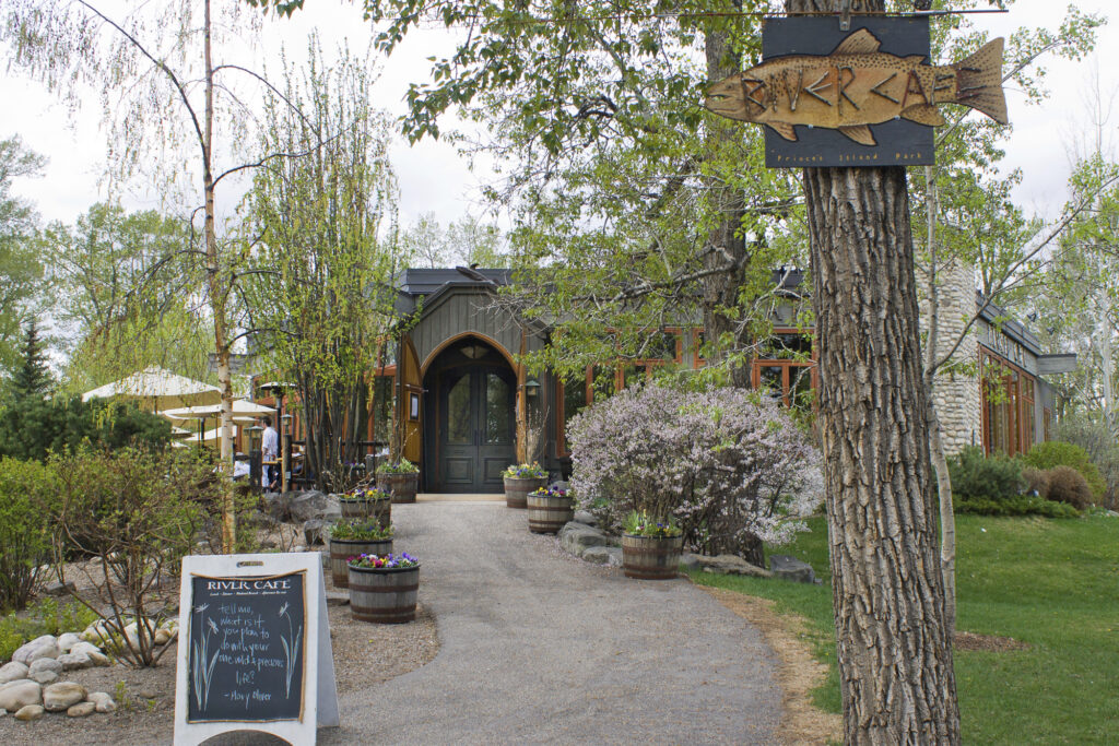 6 Spots for Fine Cuisine & Cocktails in Calgary - Sharp Magazine