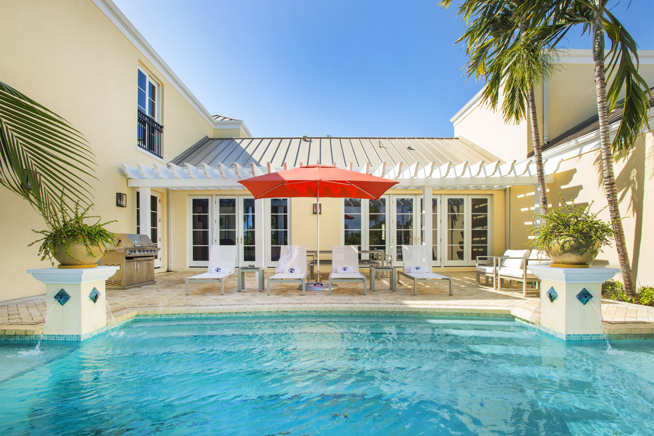 SHARP Travel Guide: Grand Cayman Island - Sharp Magazine