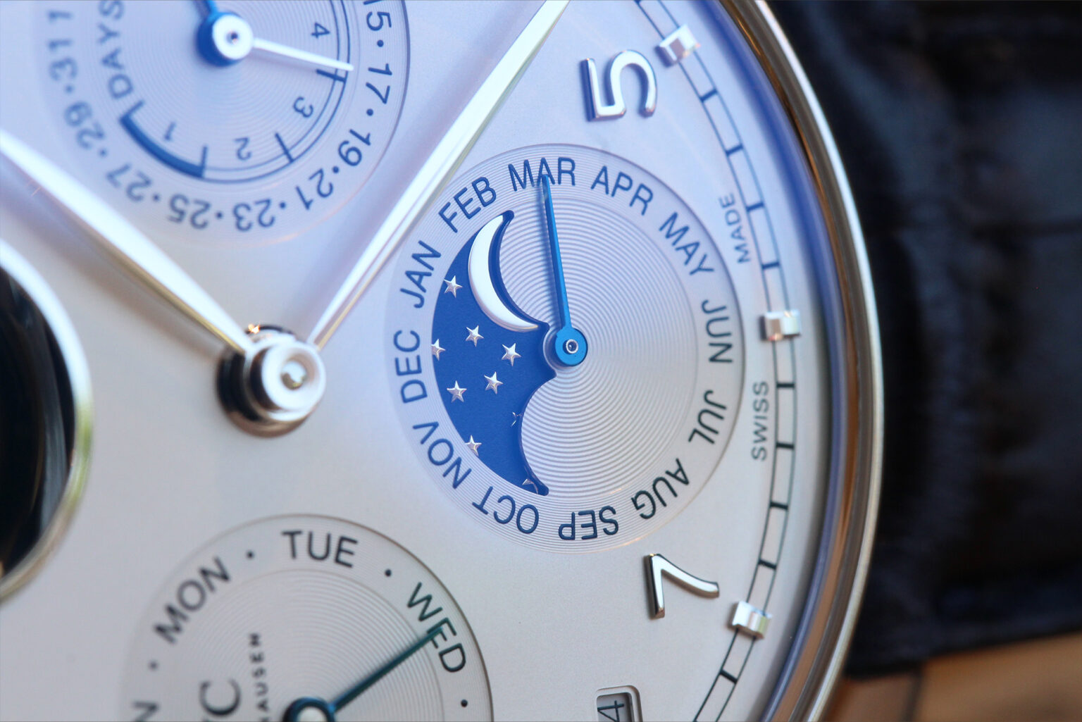 A Look Inside L'Oro, Toronto’s Newest Luxury Watch Destination - Sharp ...