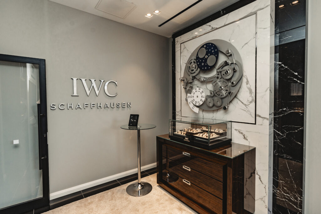 A Look Inside L'Oro, Toronto’s Newest Luxury Watch Destination - Sharp ...