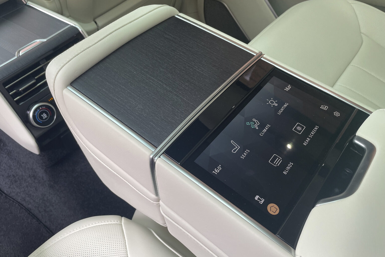 SHARP Drives: Range Rover LWB Autobiography - Sharp Magazine