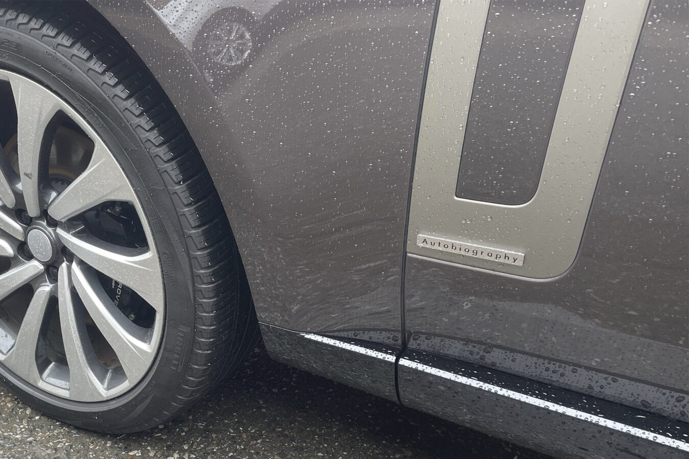 SHARP Drives: Range Rover LWB Autobiography - Sharp Magazine