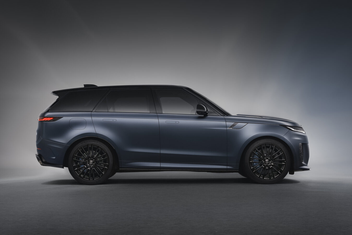 The 2025 Range Rover Sport SV Edition Two Is Here — Hop In! - Sharp ...