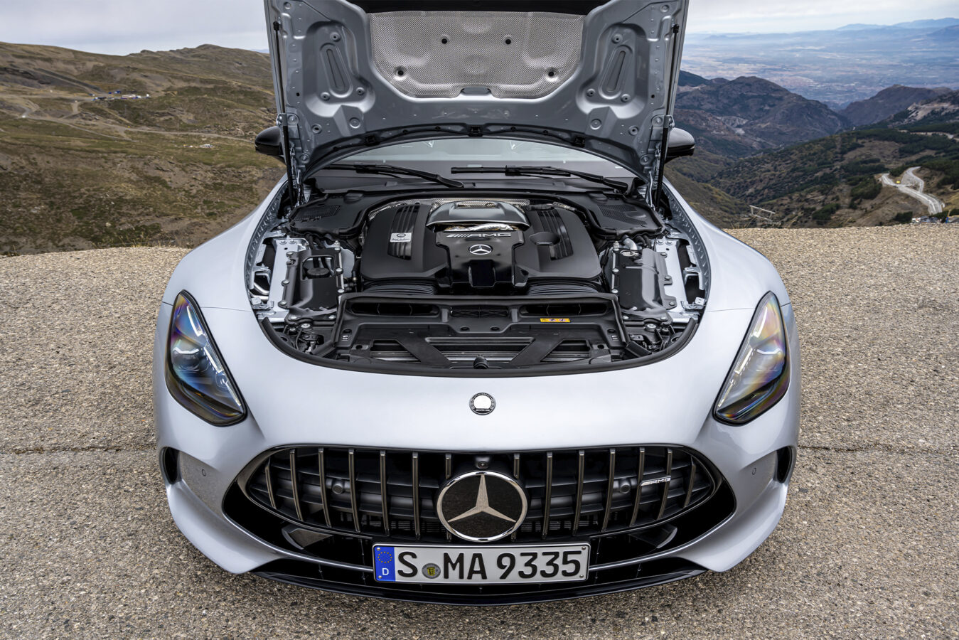 SHARP Drives: Mercedes Second-Generation AMG GT - Sharp Magazine