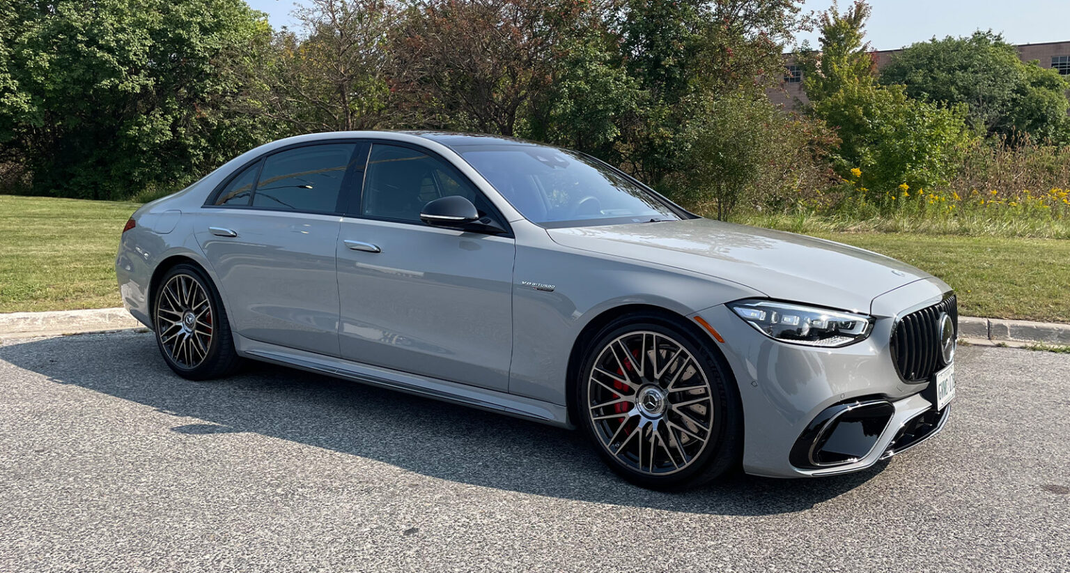 SHARP Drives: The Mercedes-AMG S 63 E Performance Makes a Statement ...