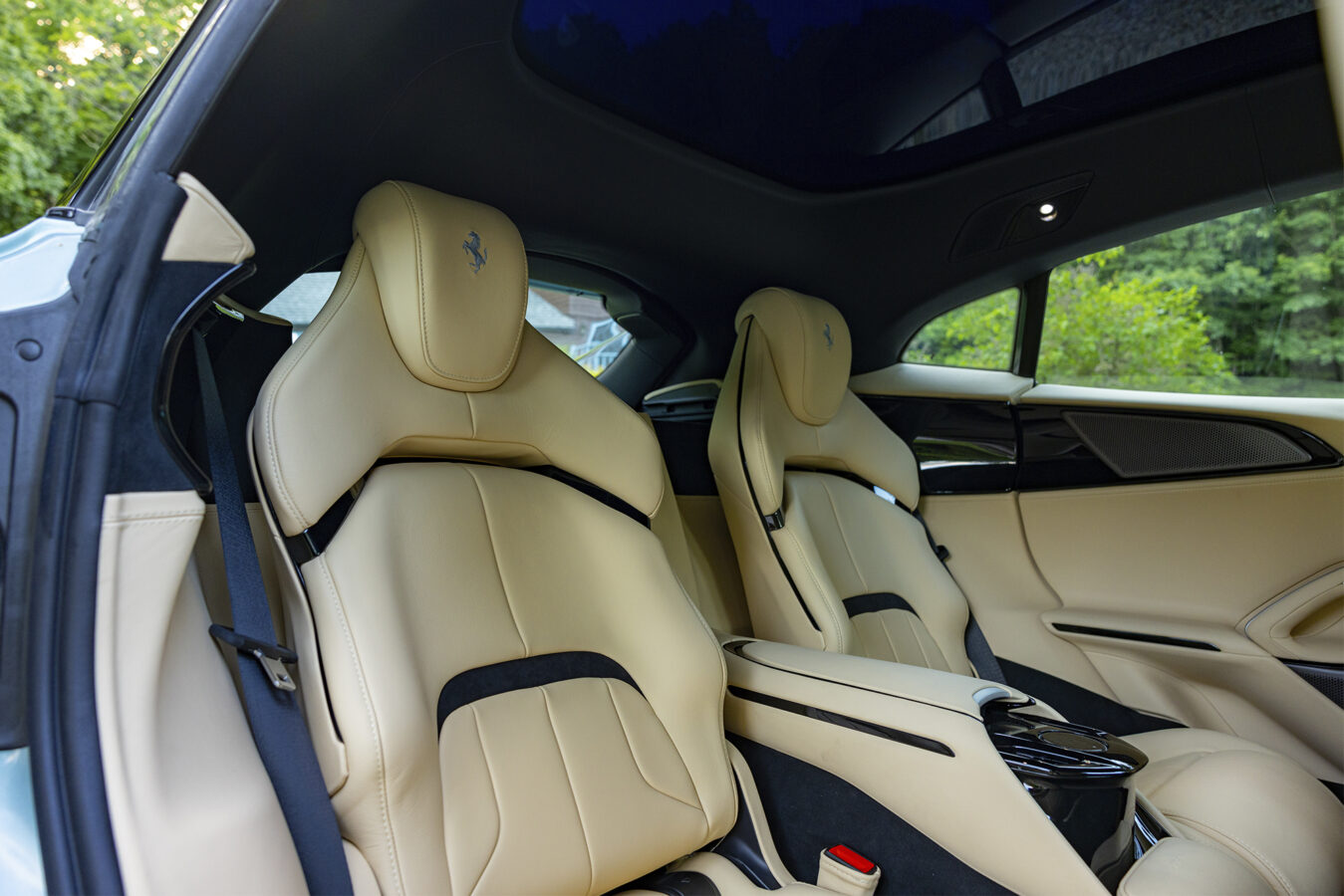 SHARP Drives: The Ferrari Purosangue is a Winning Horse - Sharp Magazine