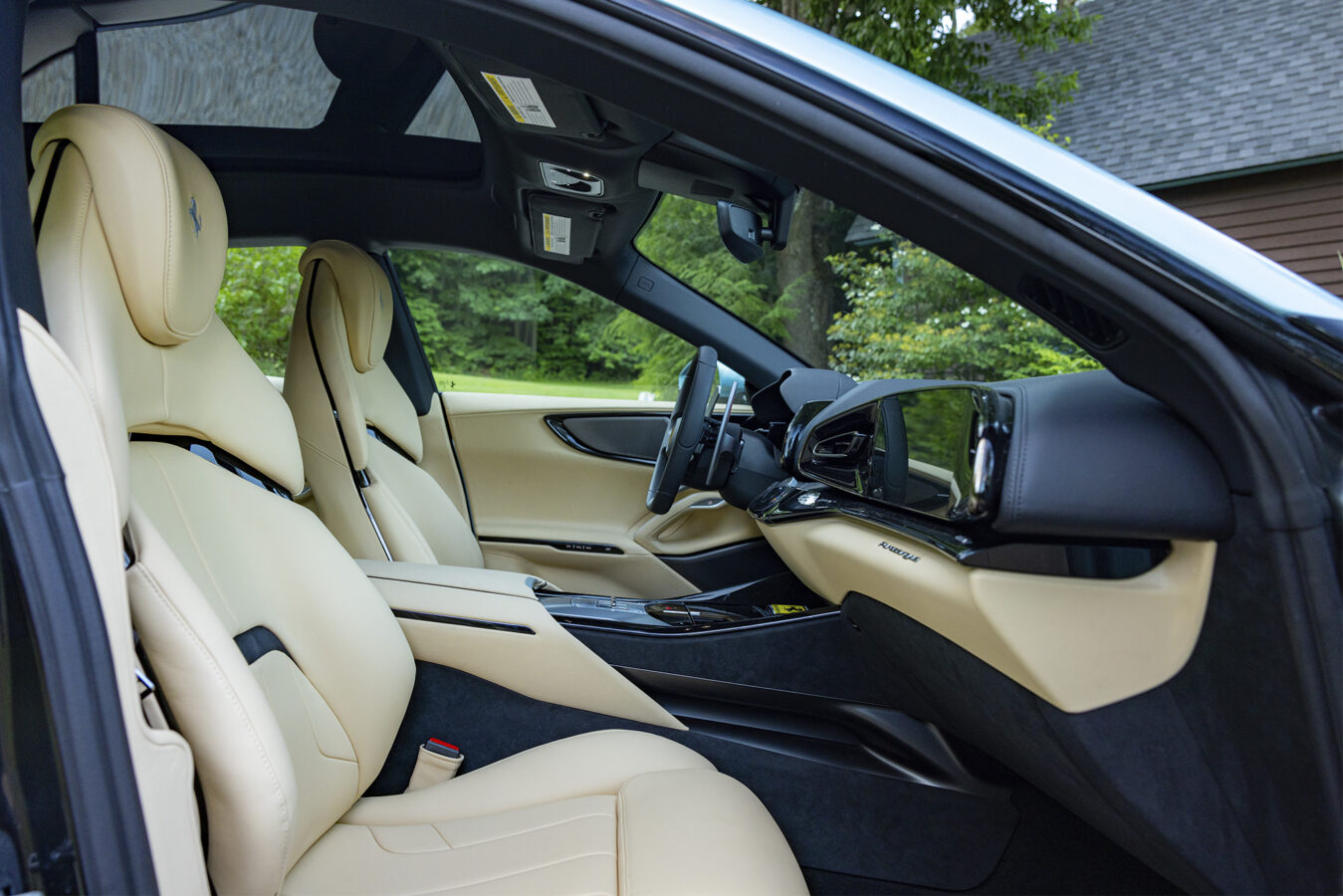 SHARP Drives: The Ferrari Purosangue is a Winning Horse - Sharp Magazine