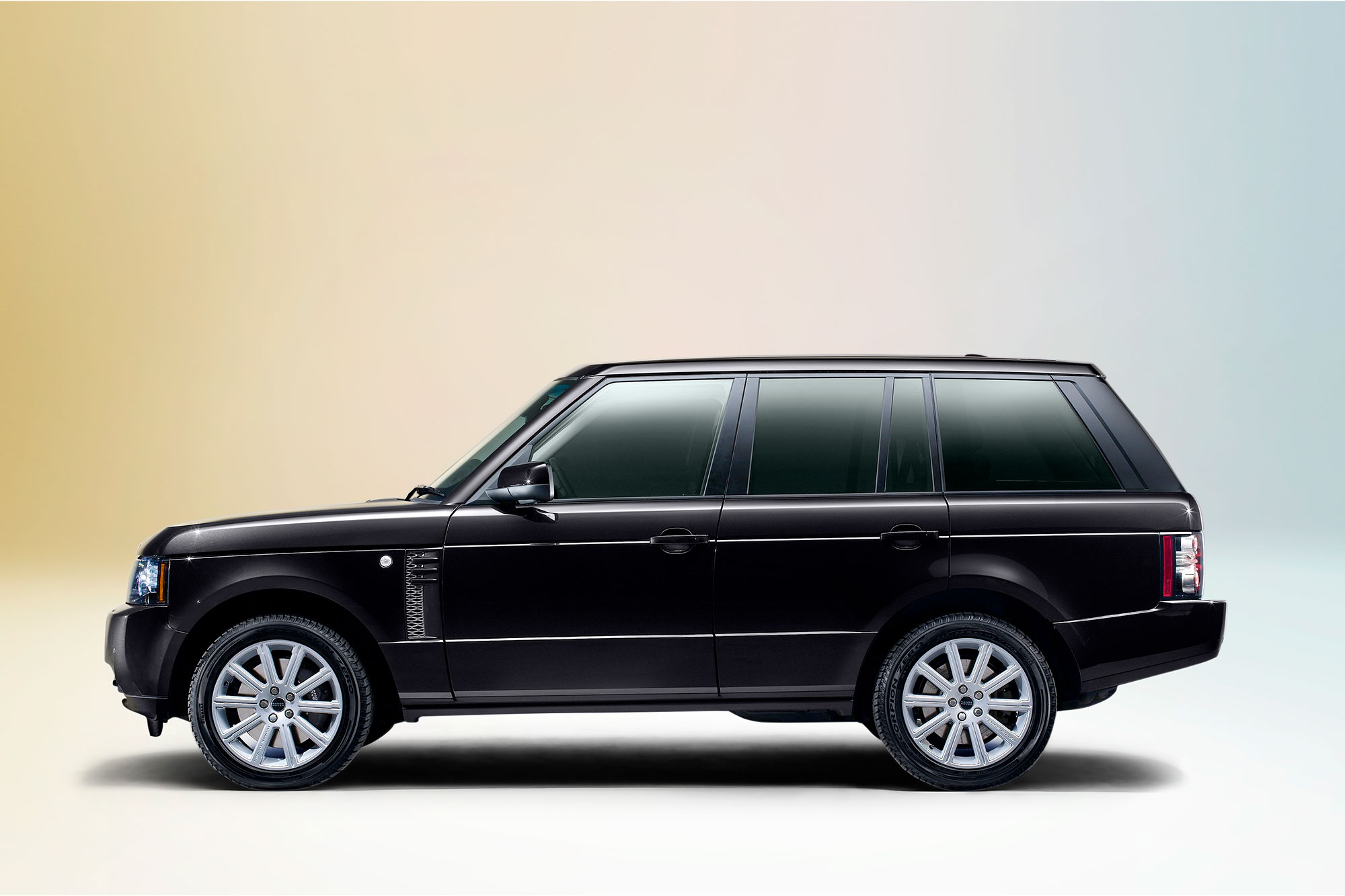 Every Range Rover Generation: A 55-Year Visual History - Sharp Magazine