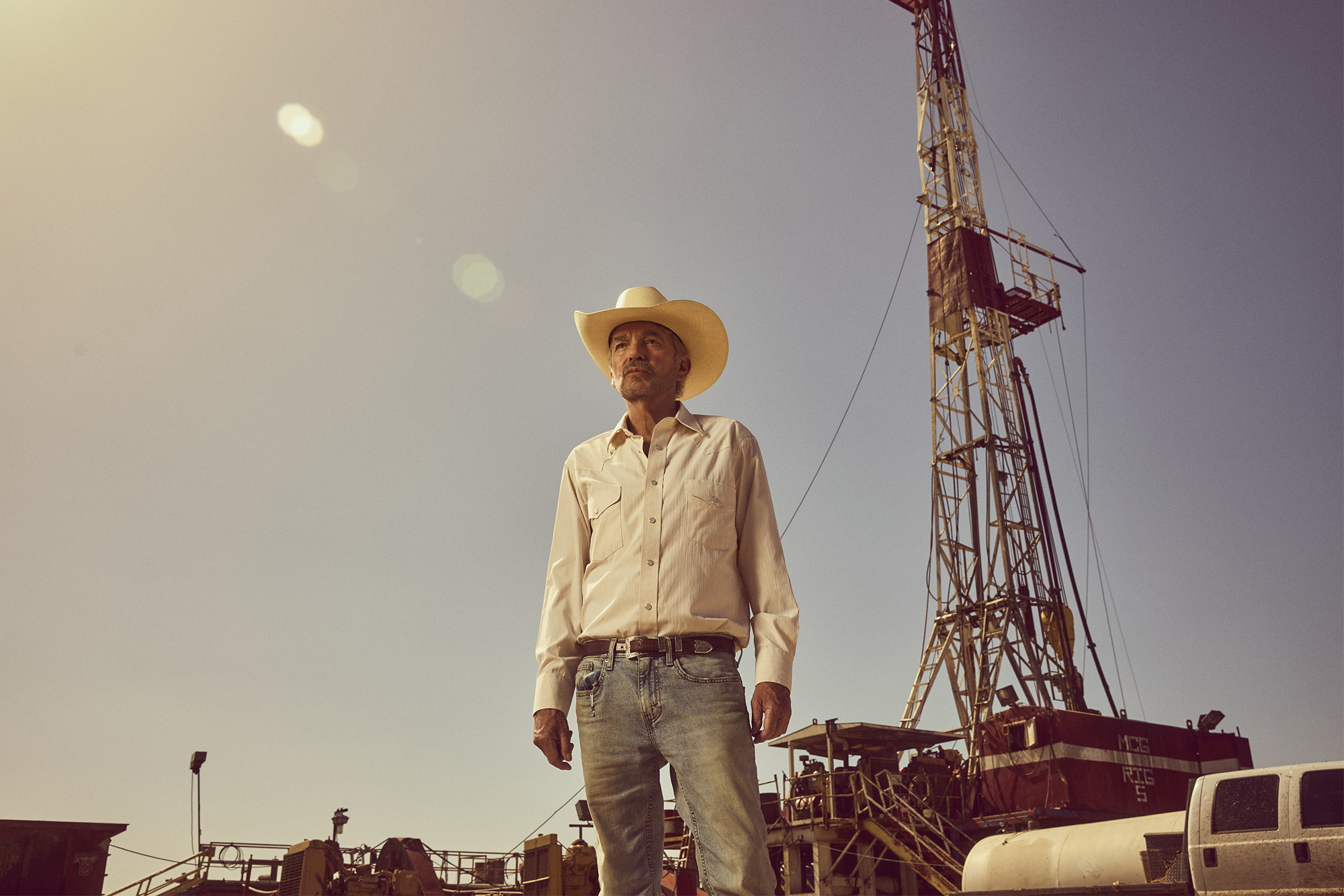 Billy Bob Thornton & Ali Larter Tell Us About "Landman" Season 2 ...