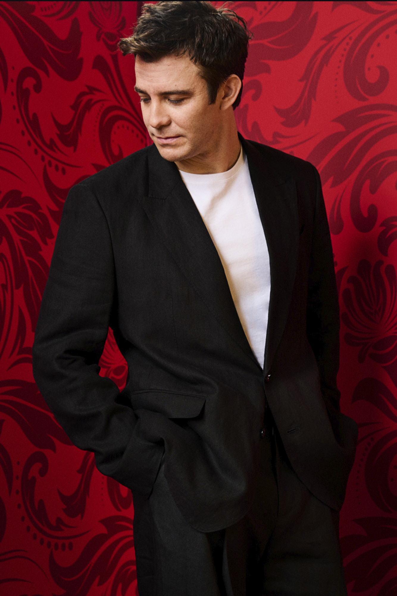 In Bridgerton Season 4, Luke Thompson Breaks the Mold - Sharp Magazine